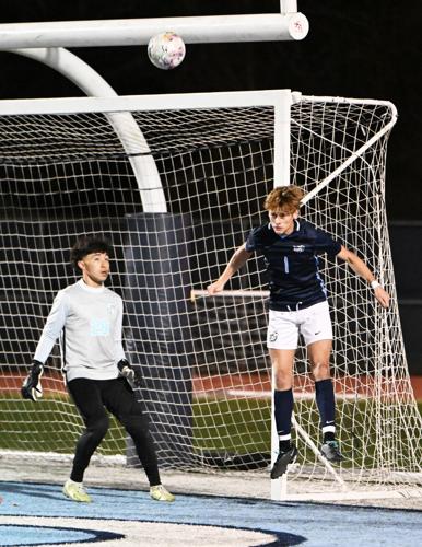 Sweeny shakes up District 21-4A standings against Iowa Colony | Sports ...