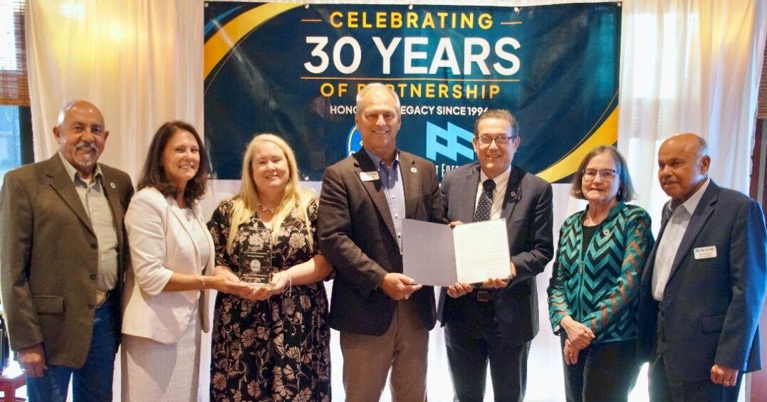 Port recognizes 30-year partnership with fresh fruit importer ...