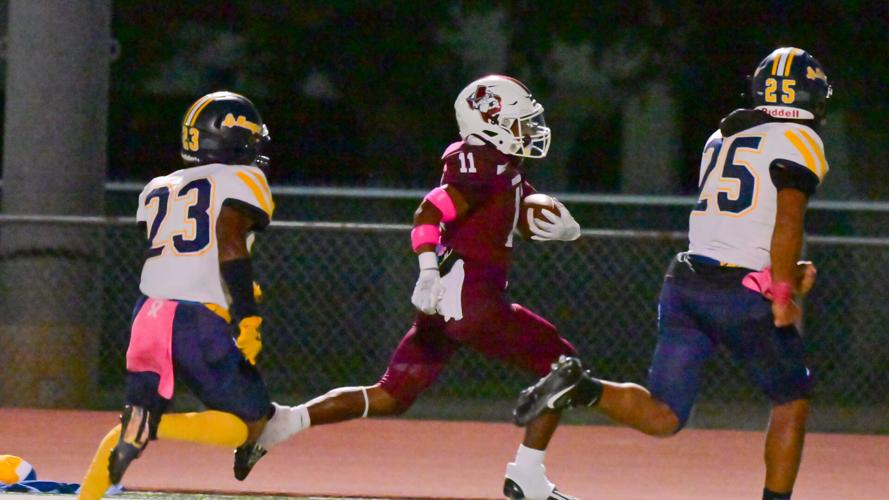 Early lead helps 'Necks hold off La Marque | Sports | thefacts.com