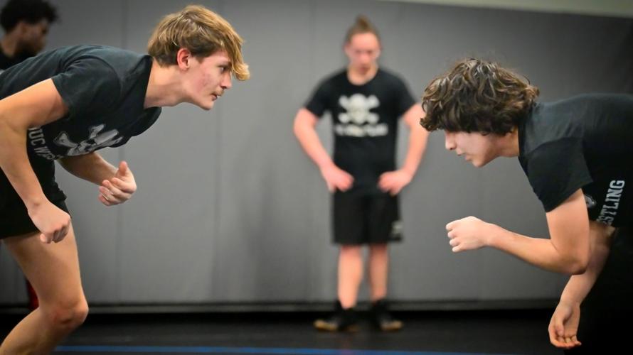 Brazoswood’s Reyna earned coveted 100th win during junior season ...