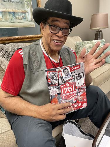 YVONNE MINTZ: Elmo makes things all right | Opinion | thefacts.com