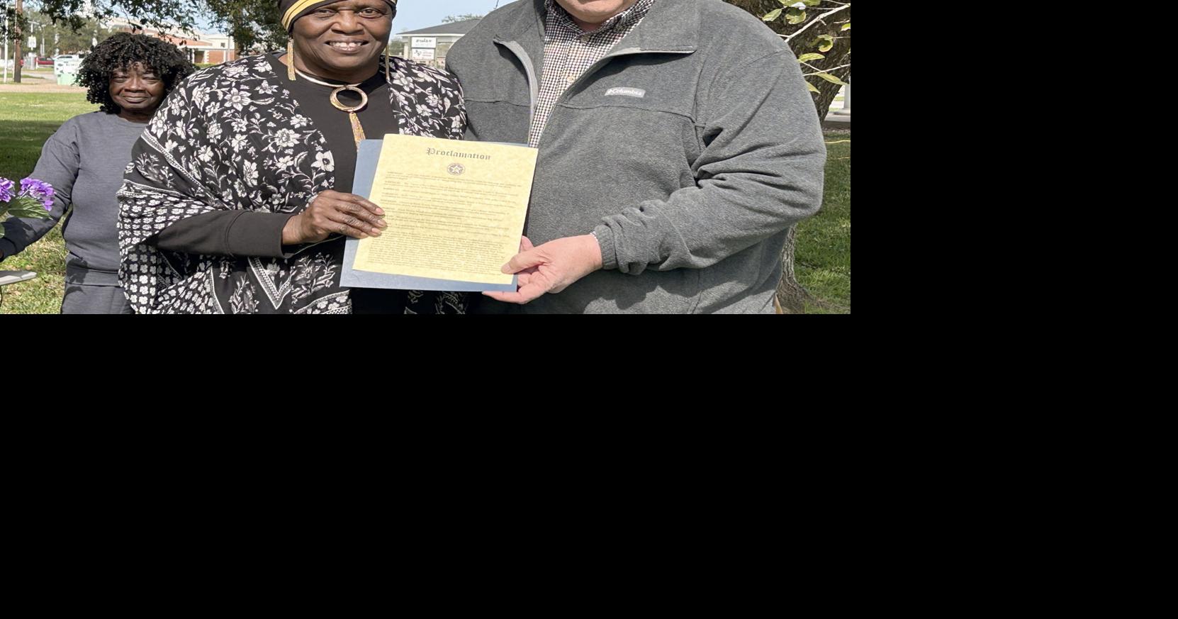 Mary Jo Powell Honored For Work on The Hut | Wbweekly | thefacts.com
