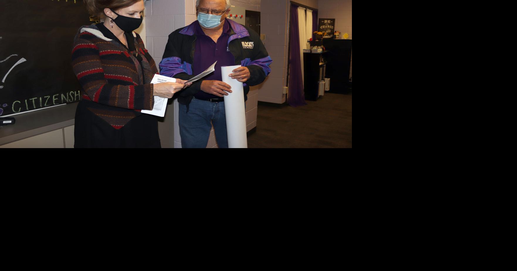 New Angleton ISD banners revive old tradition | News | thefacts.com