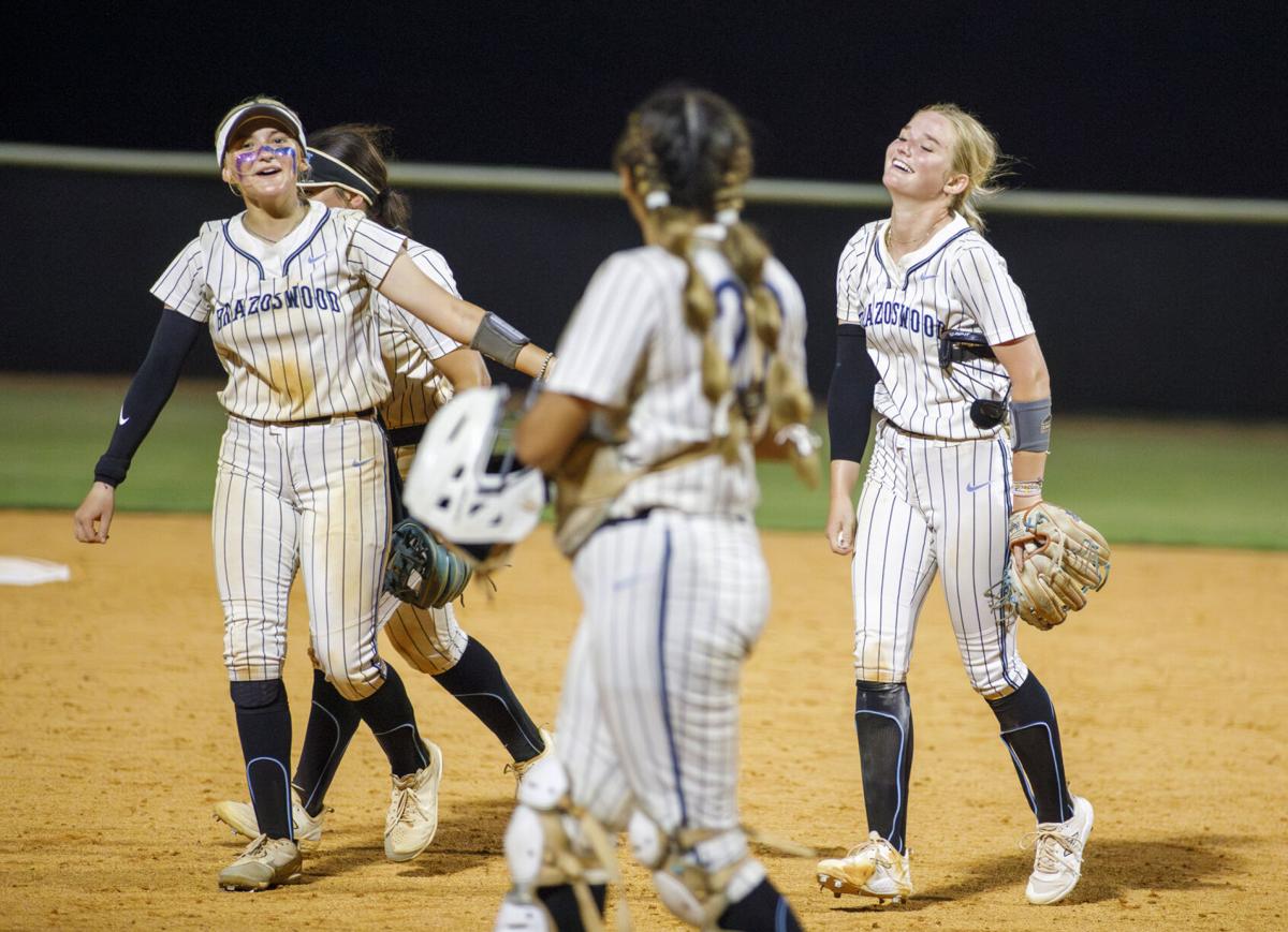 Lady Bucs sweep defending champion Pearland | Sports | thefacts.com