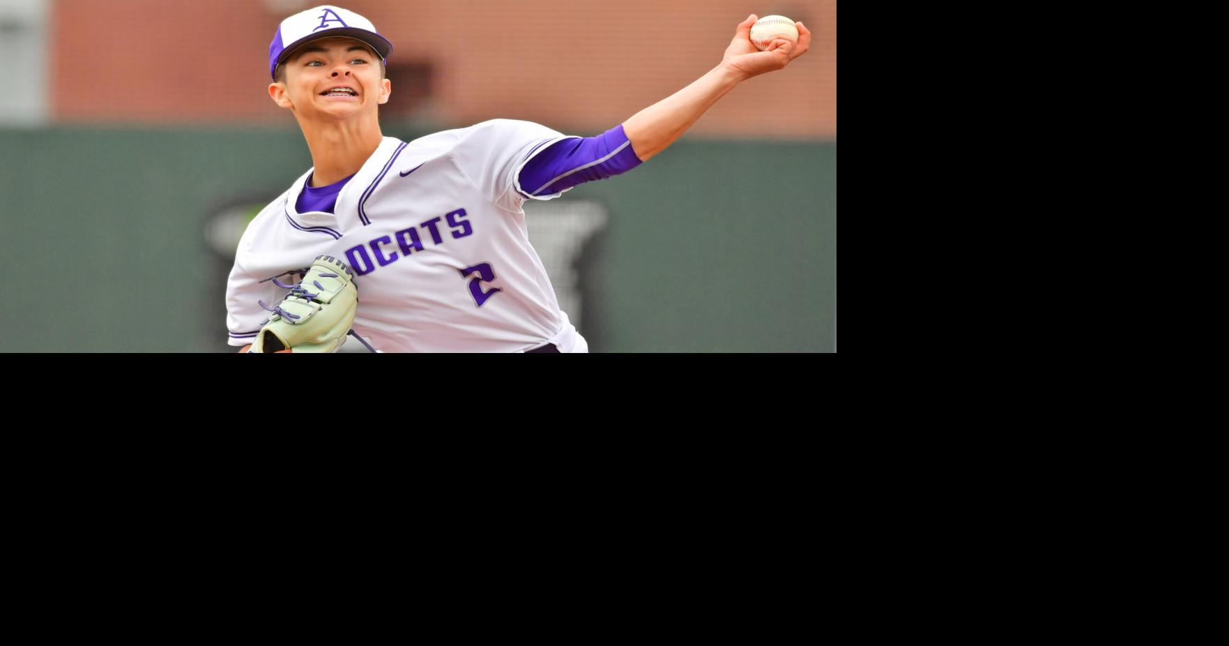 James, Bowers lead Angleton’s district honors | Sports | thefacts.com