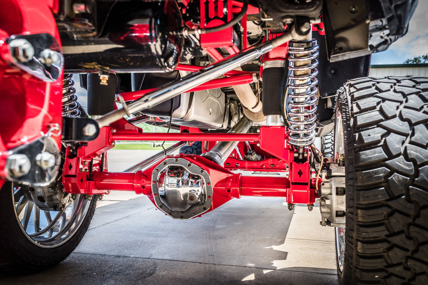 Custom car audio and wheels store