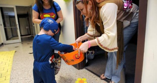 COURTING CANDY: Children, families enjoy trick or treating at Angleton ...