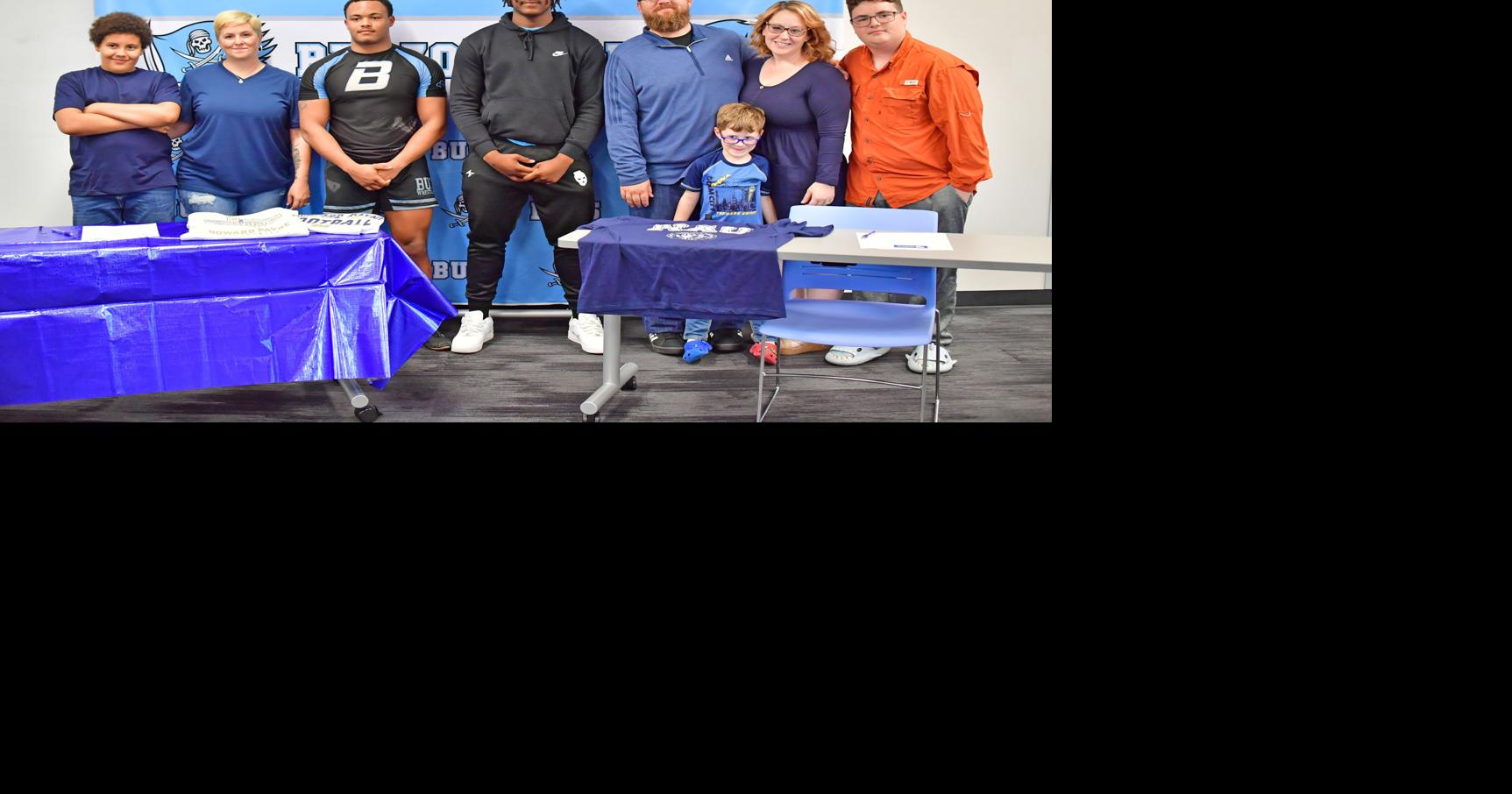 Jones, Musquiz sign to continue careers | Sports | thefacts.com