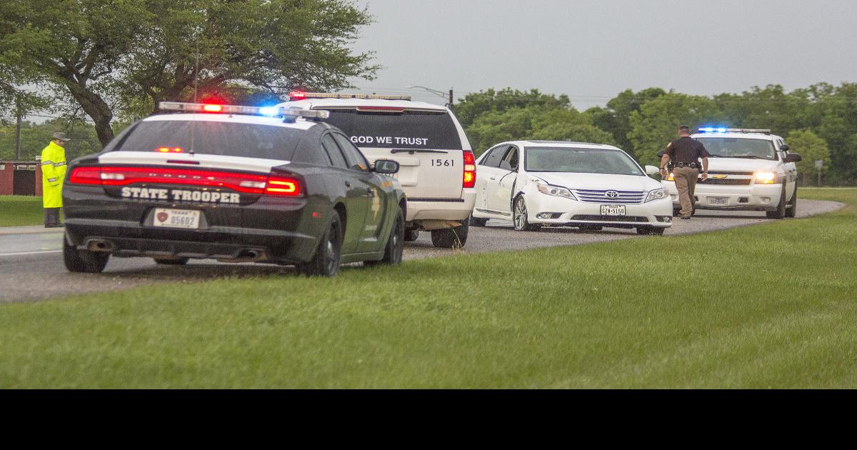 10-mile police chase ends with tire shot out, Angleton man's arrest ...