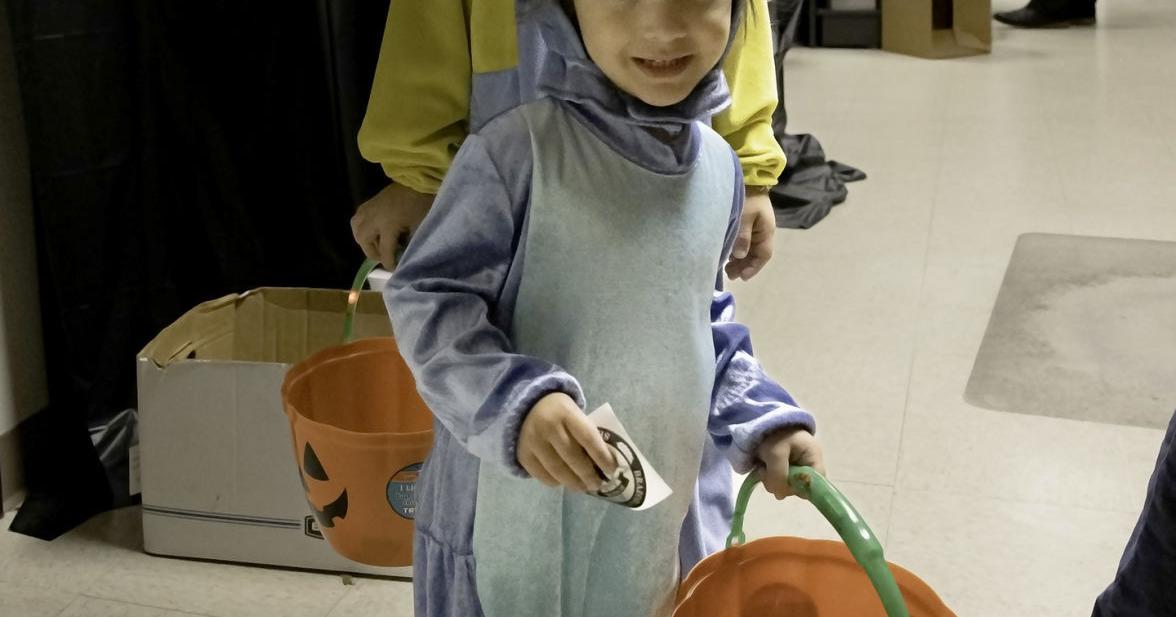 Candy in the Courthouse: Brazoria County Courthouse rejuvenates yearly ...