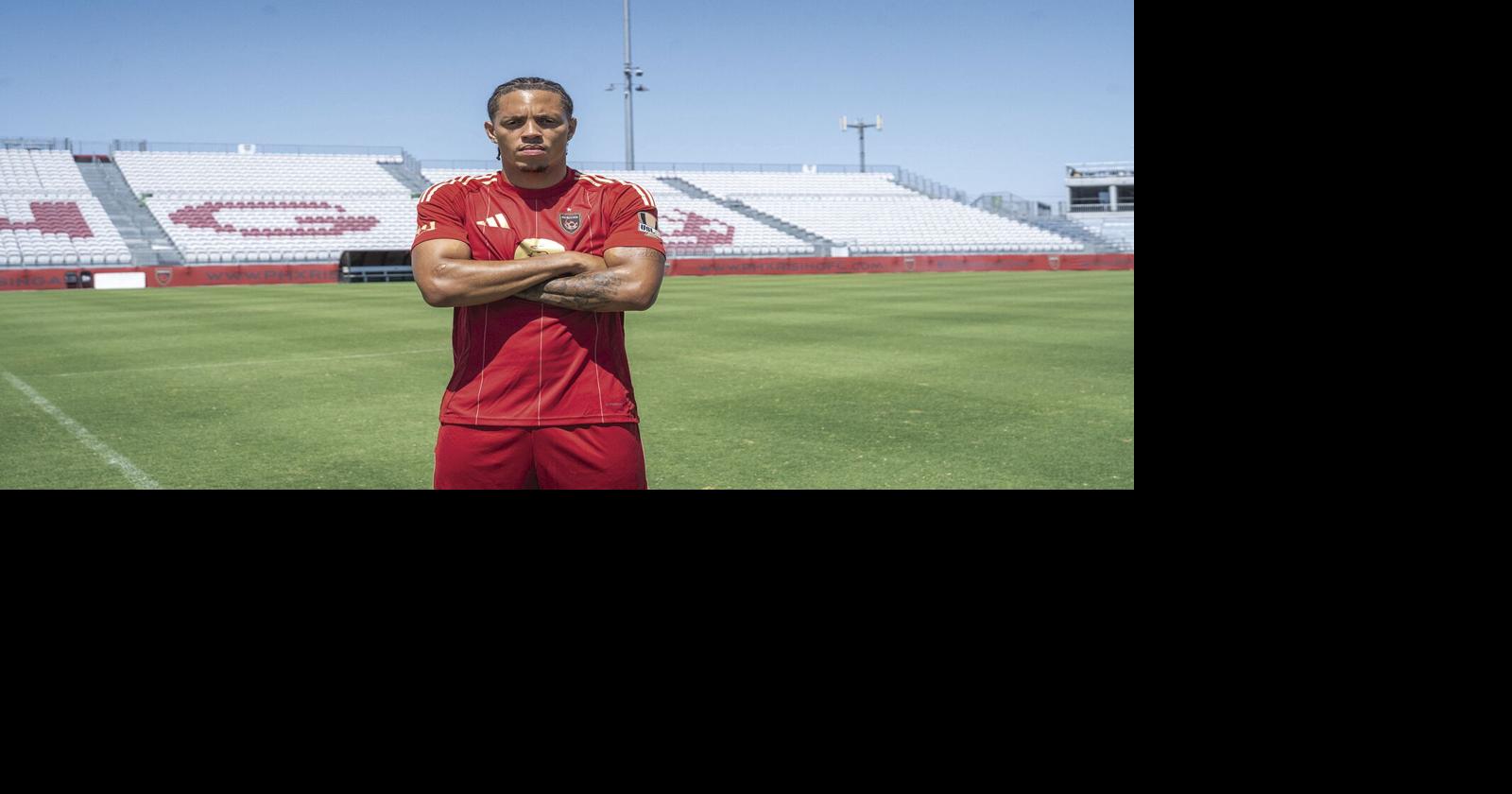 Darius Johnson having fun with Rising | Sports | thefoothillsfocus.com