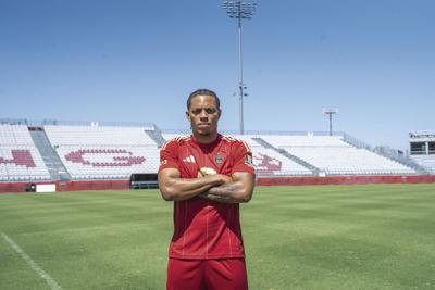 Darius Johnson having fun with Rising | Sports | thefoothillsfocus.com