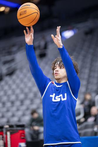 Photo Gallery: Iowa State and Tennessee State practice before the ...