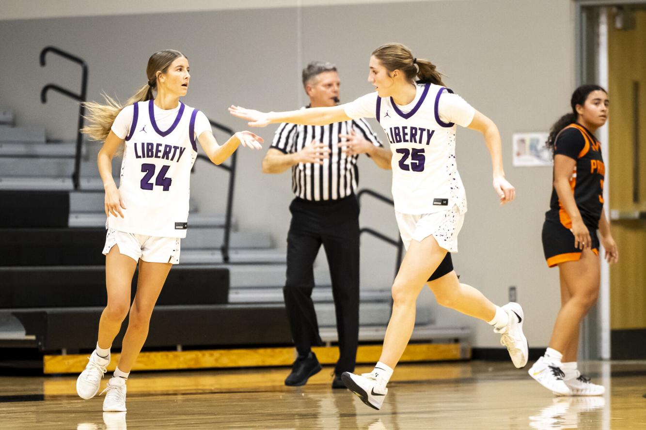 Liberty shuts down Prairie’s veteran trio in a 62-42 MVC victory | High ...