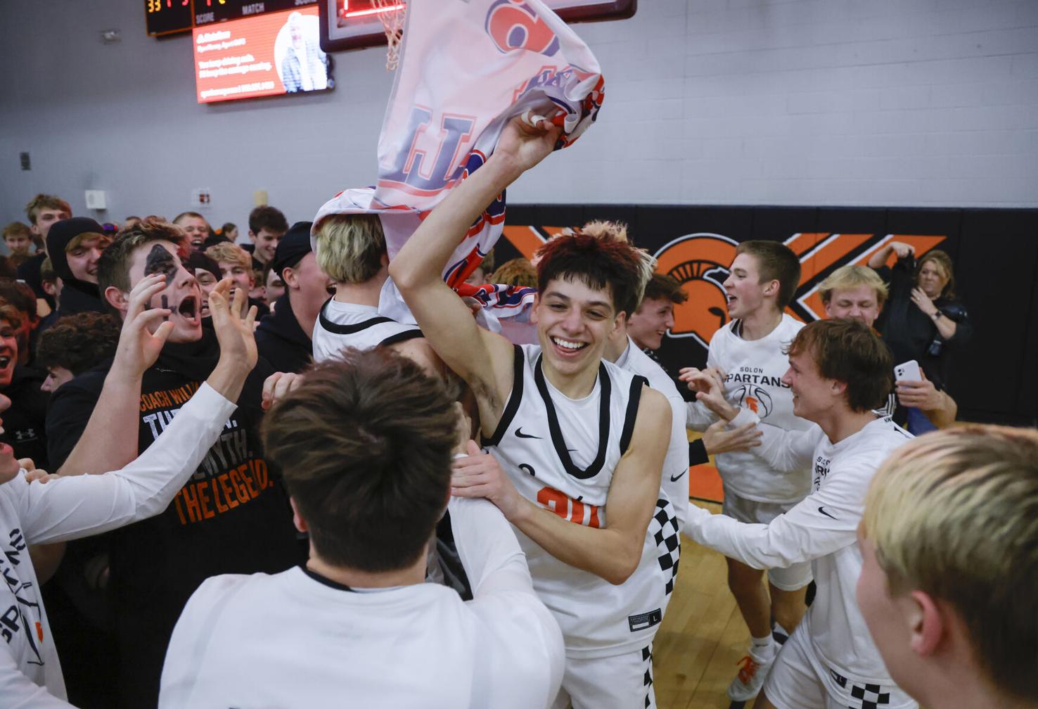 Solon overcomes injury to star player, beats DeWitt Central | Sports ...