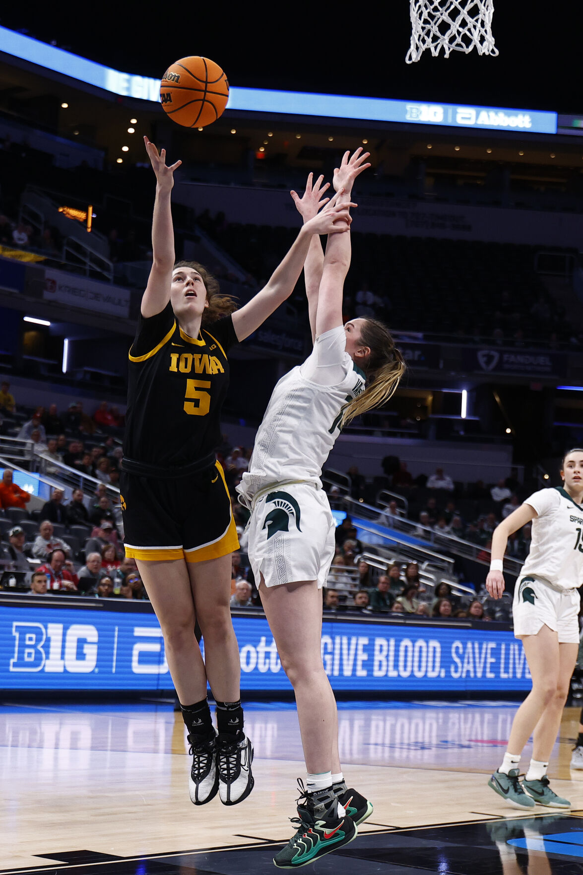 “Ava! Ava!”Hawkeye women knock off No. 24 Michigan State 74-61, reach ...