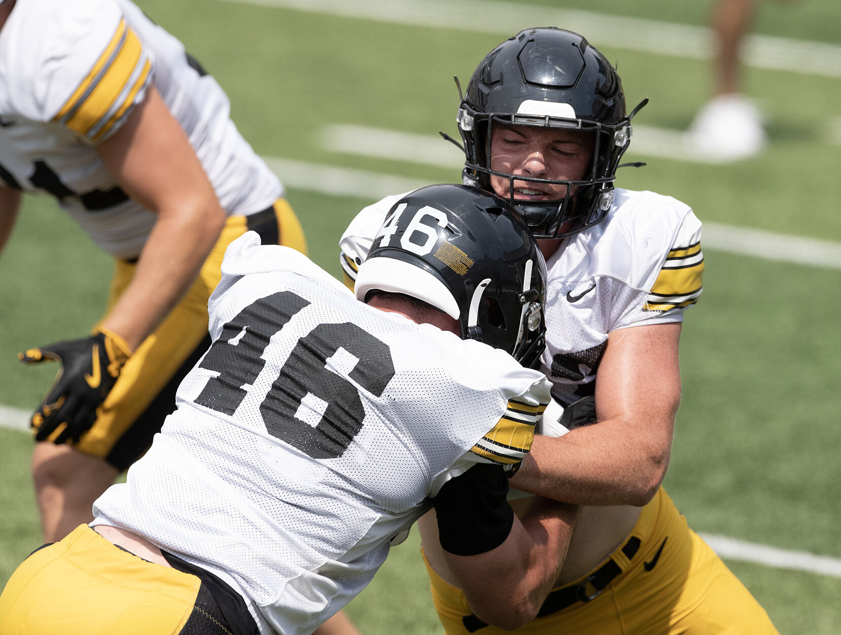 Montgomery focuses on leadership and trust in Iowa defense | Iowa ...