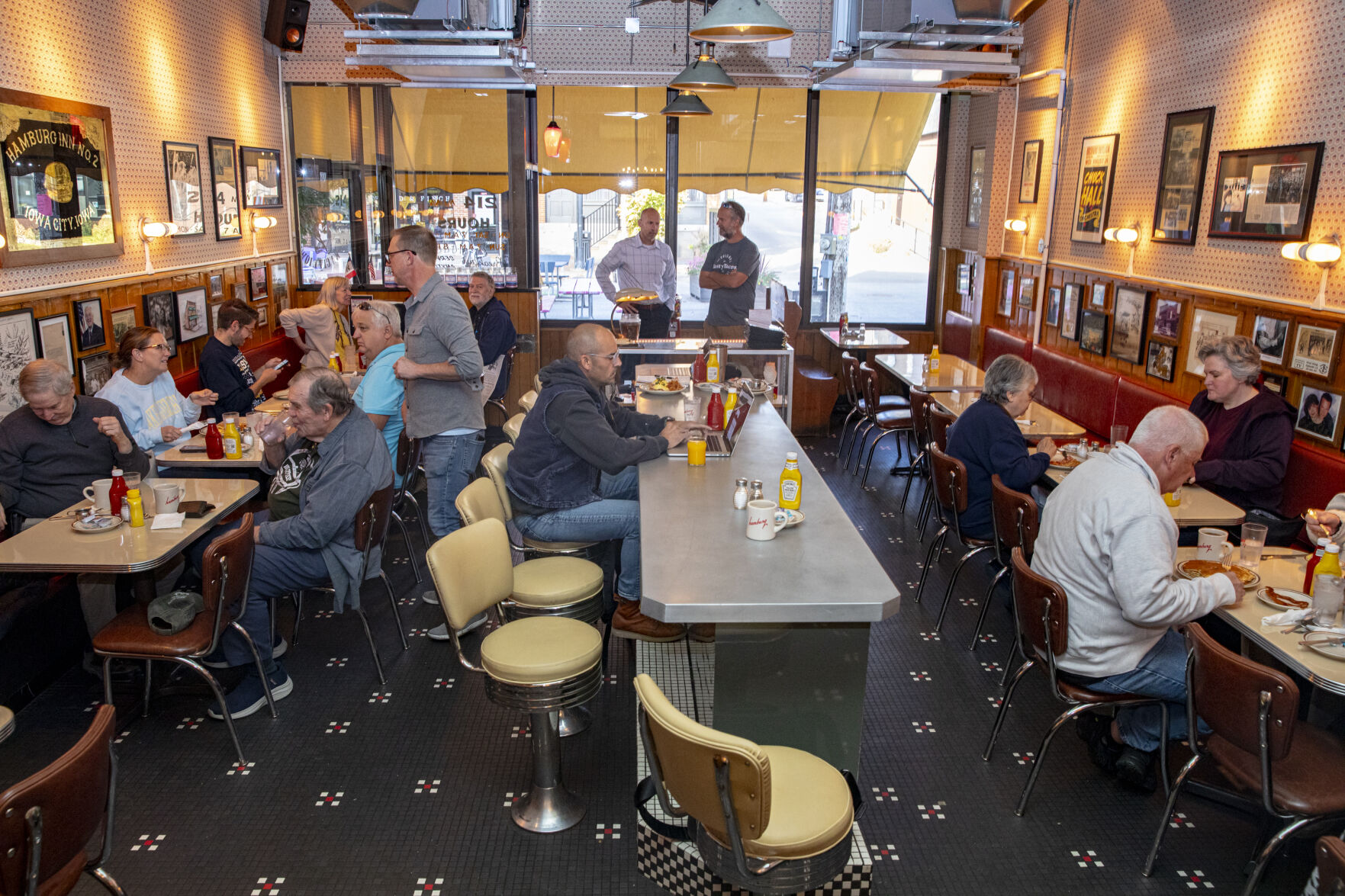 The Hamburg Inn reopens in Iowa City with new decor, recalibrated menu ...