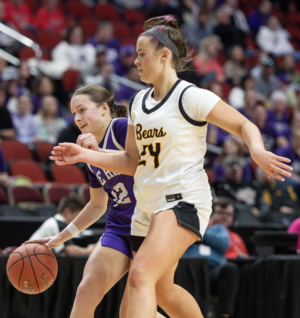 Photo gallery: Lansing Kee vs. Bishop Garrigan in Class 1A ...