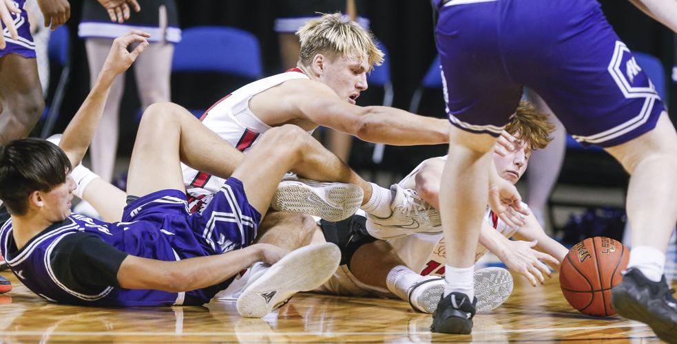 Photos: Williamsburg beats Keokuk in a 2024 Class 3A Iowa high school ...