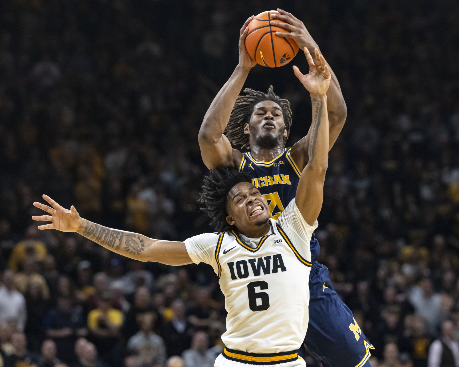 Iowa men's basketball loses home finale to Michigan | Sports ...