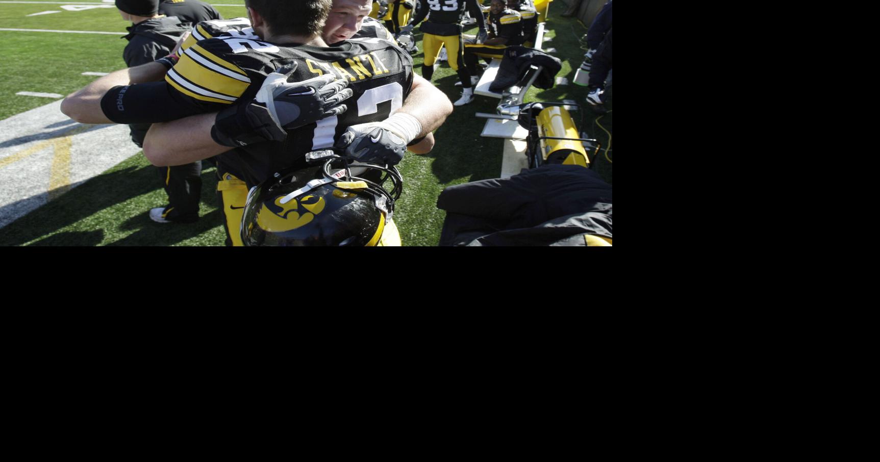Former Hawkeye Bryan Bulaga to join Polish-American hall | Iowa ...