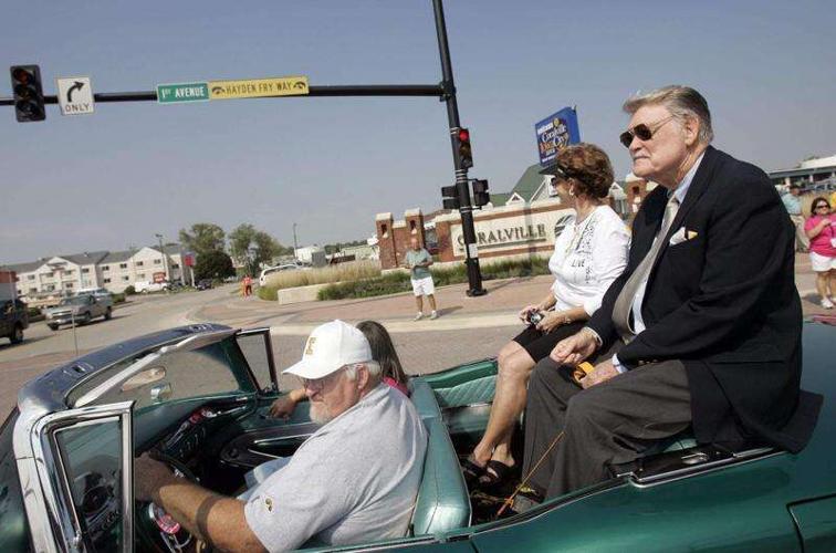 Hayden Fry remembered for kindness as much as wins by UI community ...