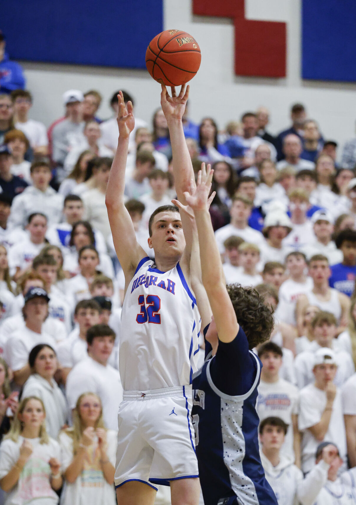 Boys’ basketball 2025-26: Cael LaFrentz gives Decorah a large presence ...