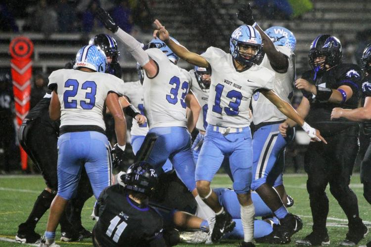 Football West Rusk Takes Bi District Title With 33 14 Victory Over
