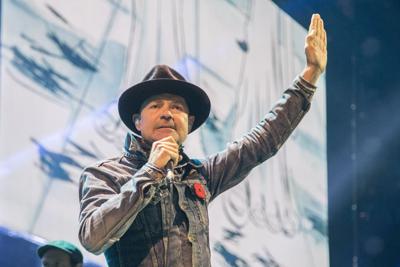 Iconic Tragically Hip frontman Gord Downie loses battle with cancer at 53