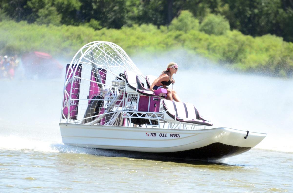 Airboat race crowd enjoys high horsepower | Local News | theindependent.com