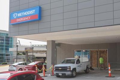 1 injured when vehicle backs through window at Omaha's Methodist ...