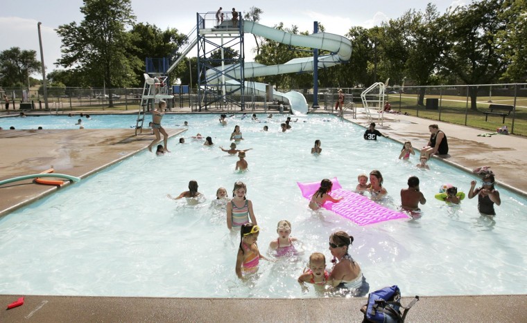 Council weighs new pool, wastewater management