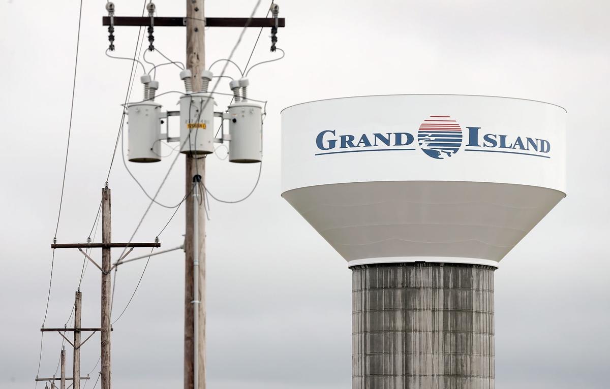 Work continues on Grand Island water tower