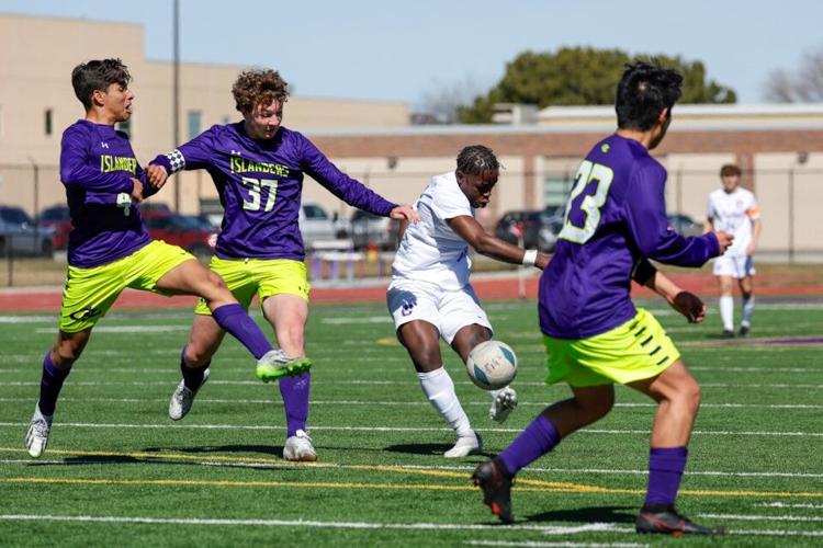 Grand Island Senior High boys soccer falls in overtime against Omaha ...