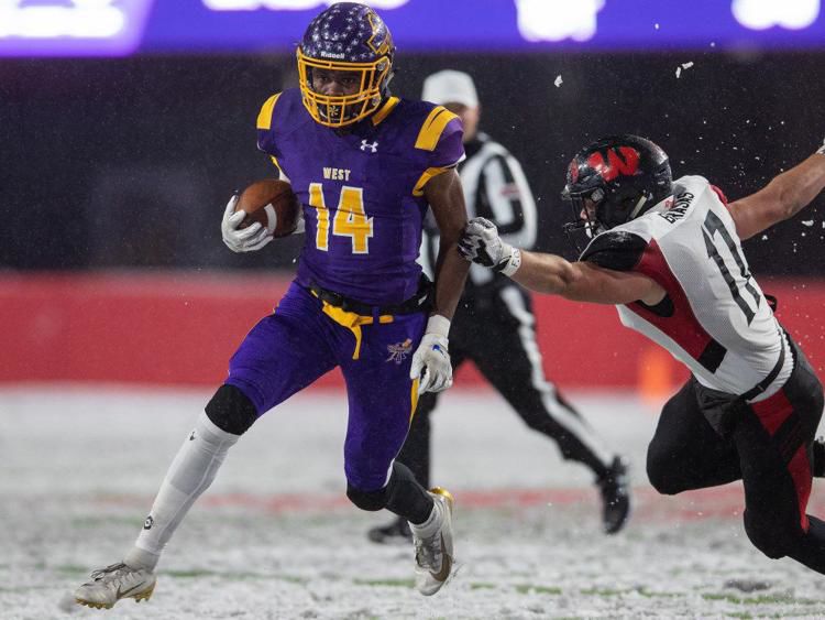 Bellevue West receiver Zavier Betts officially signs with Huskers