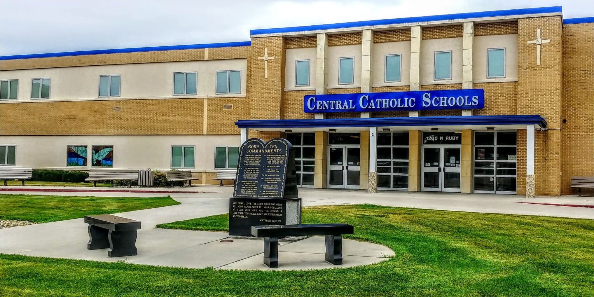 Grand Island Central Catholic wins 1st state speech title