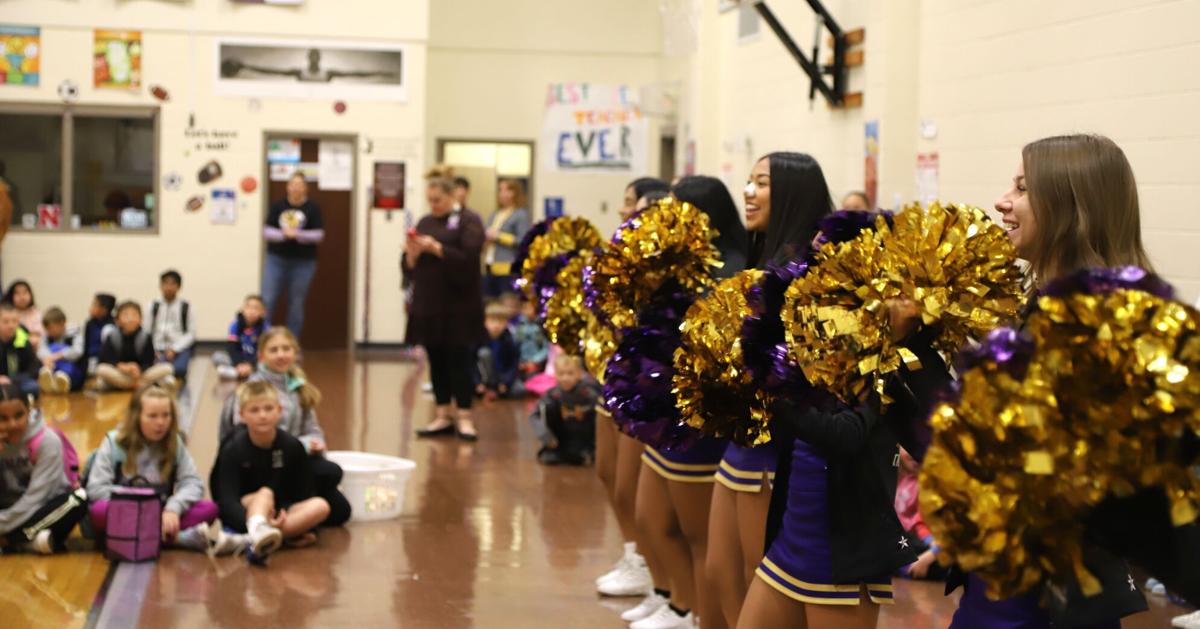 Grand Island teachers receive $10,000 in classroom grants