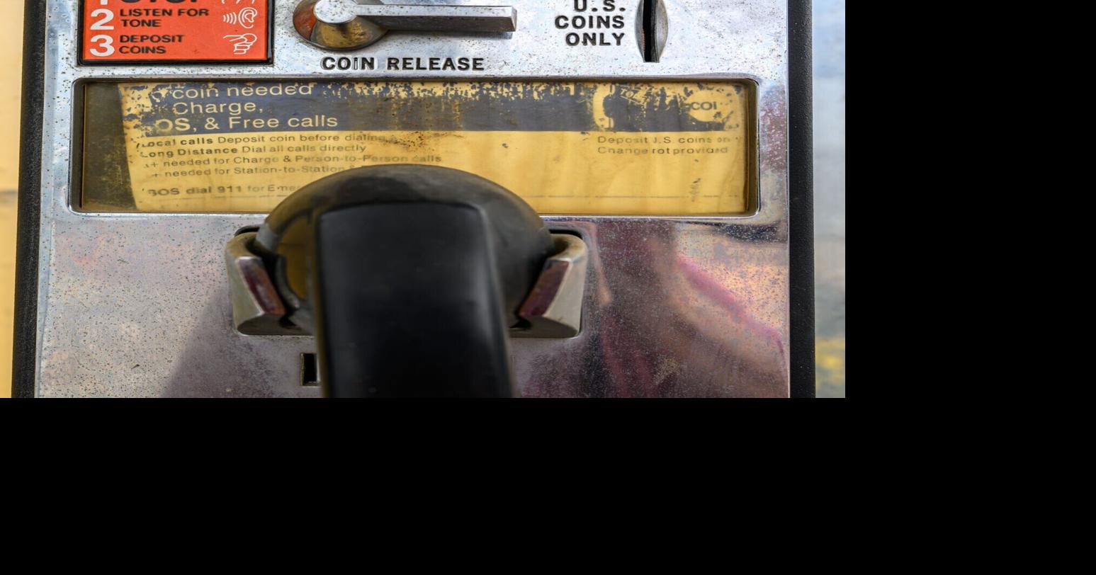 Nebraska’s dwindling pay phones draw lots of curiosity