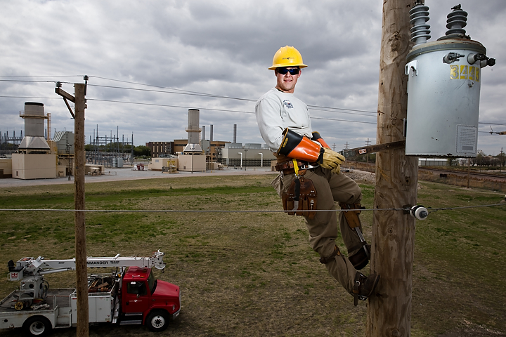 Local lineman receives honors in national competition