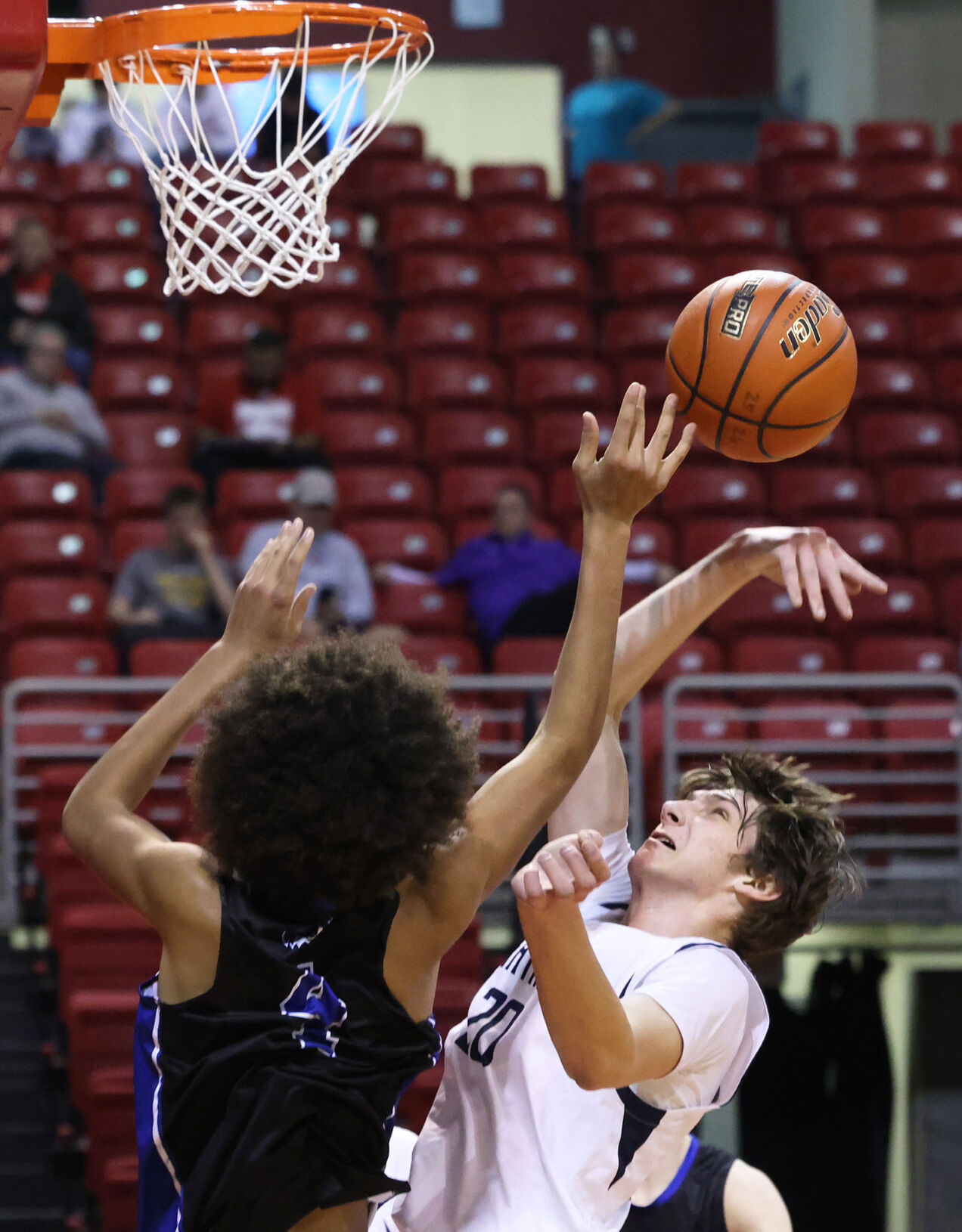 Heartland Hoops Classic: G.I. Lutheran vs. Wallace