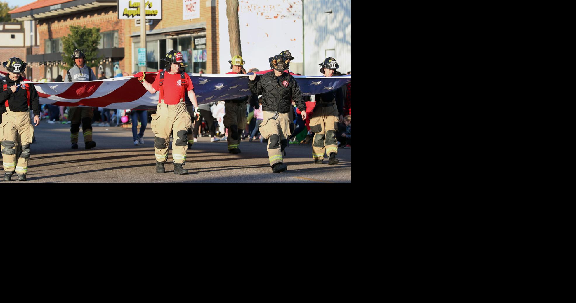 Harvest of Harmony parade attracts hundreds to Grand Island's Third Street
