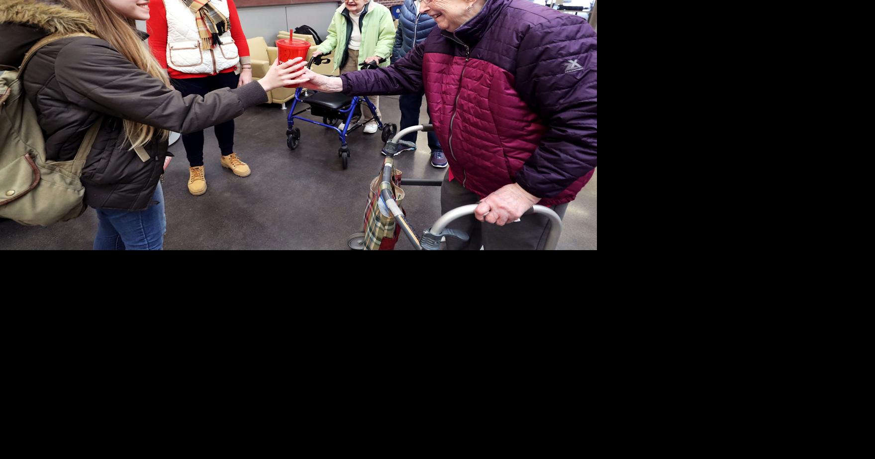 Primrose residents bestow acts of kindness on CCC students