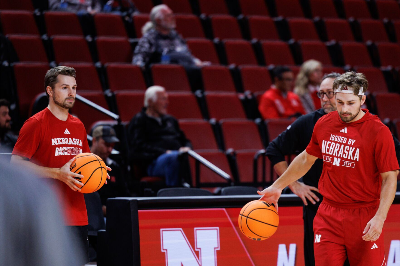 Fred Hoiberg’s twin sons reunite at Nebraska for final season