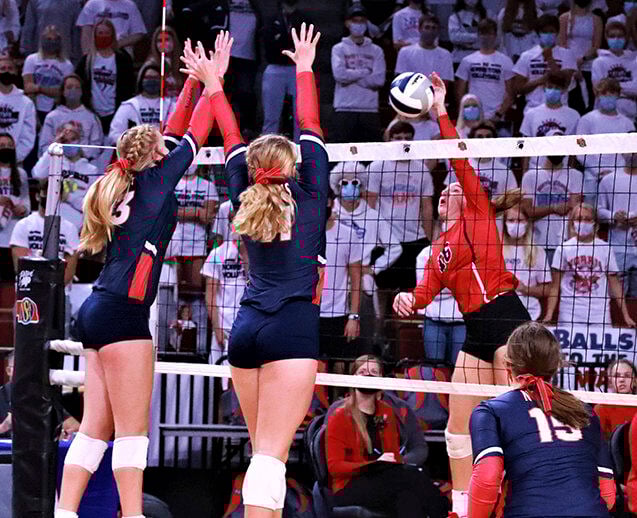 Norris uses balanced attack to end Aurora's season