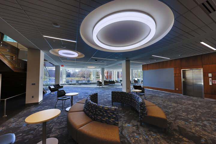 Dinsdale Family Learning Commons opens at UNL