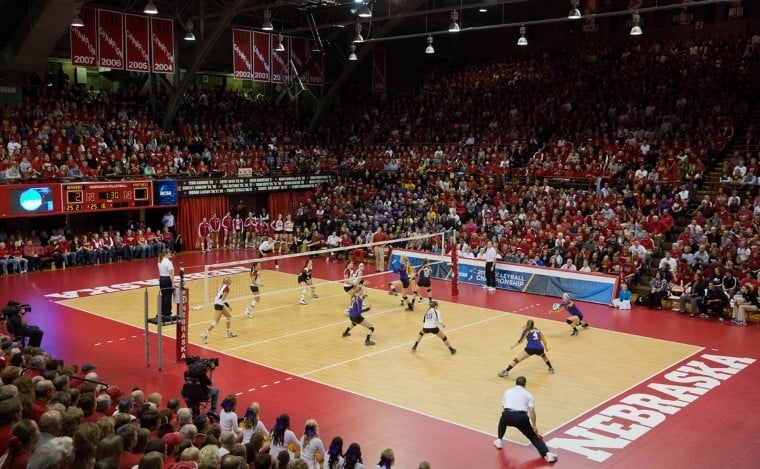 NU makes Coliseum finale a winner | Sports | theindependent.com