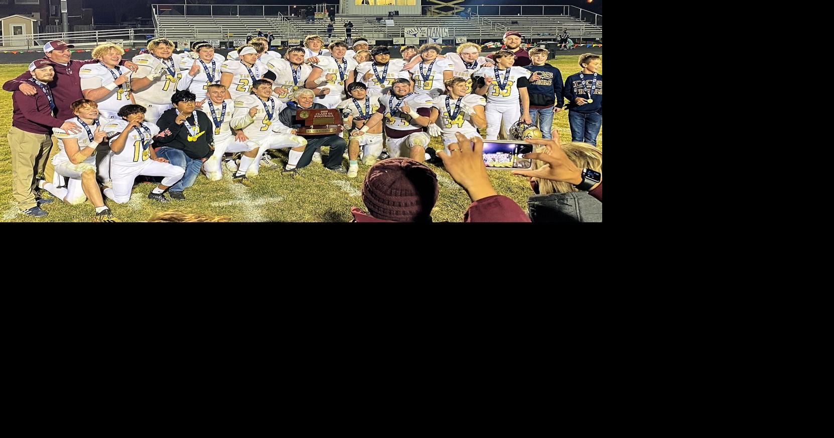Dundy County/Stratton completes The Journey, Wins D-1 Football Crown.