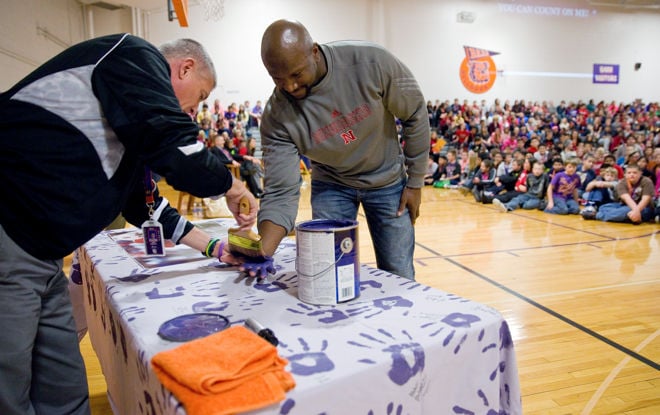 Barr Middle School students join together against bullying | Grand ...