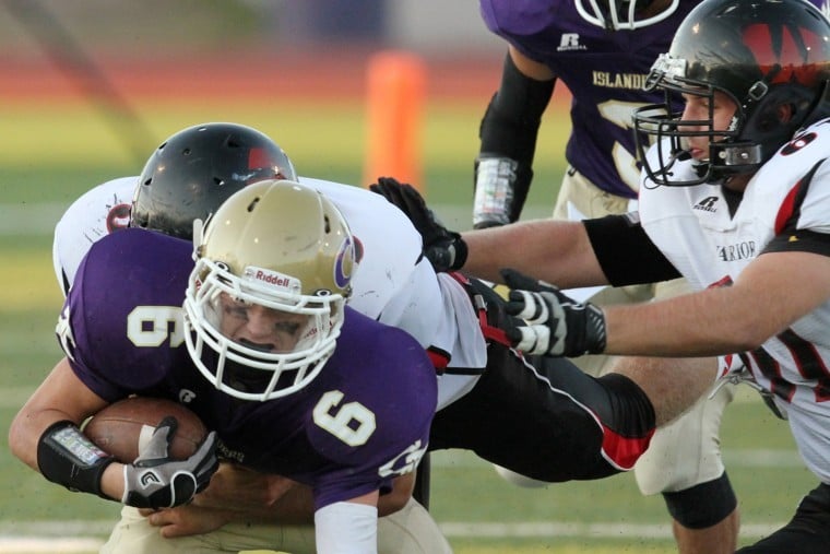 Omaha Westside routs Islanders